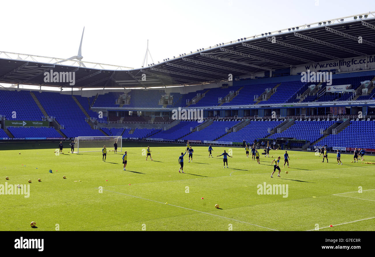 Soccer - Reading FC Open Day - Madejski Stadium Stock Photo - Alamy