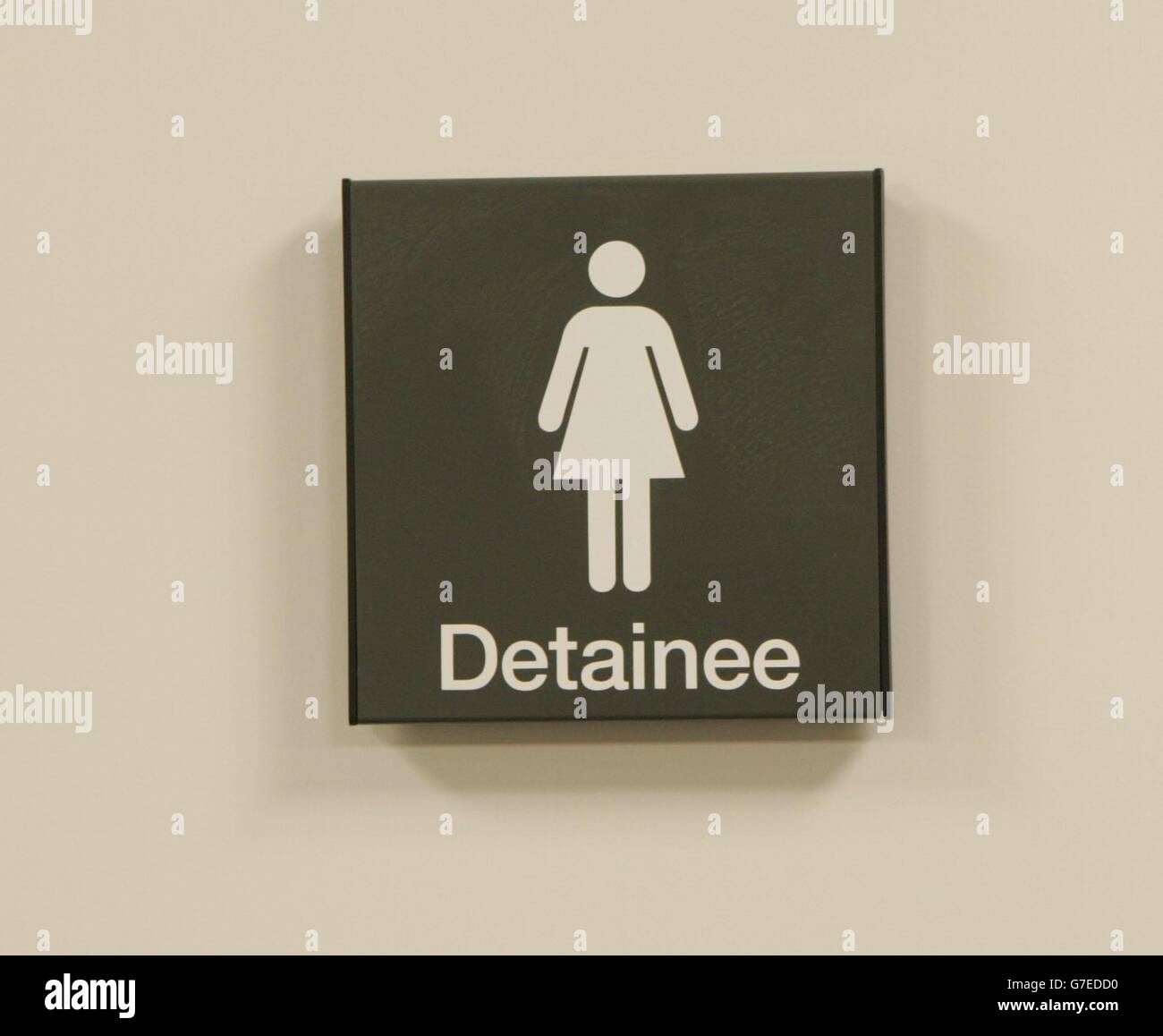 Colnbrook immigration removal centre hi-res stock photography and ...