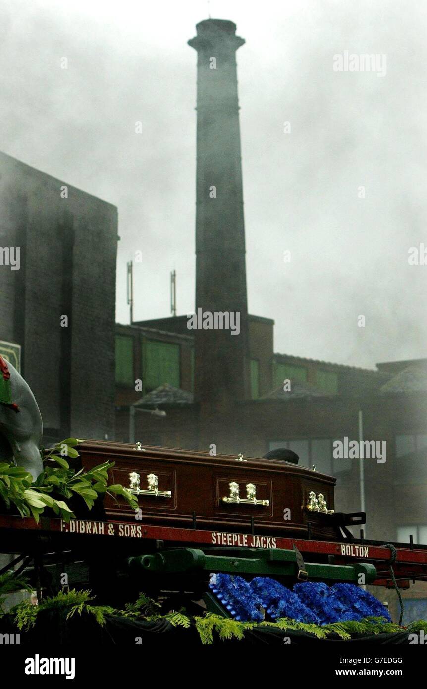 Fred dibnah funeral hi-res stock photography and images - Alamy