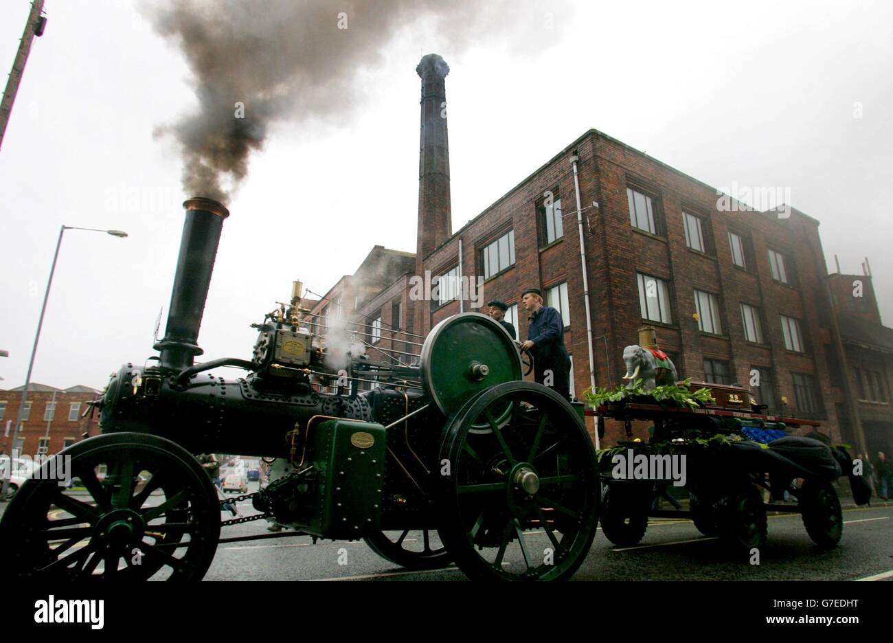 Fred dibnah funeral hi-res stock photography and images - Alamy