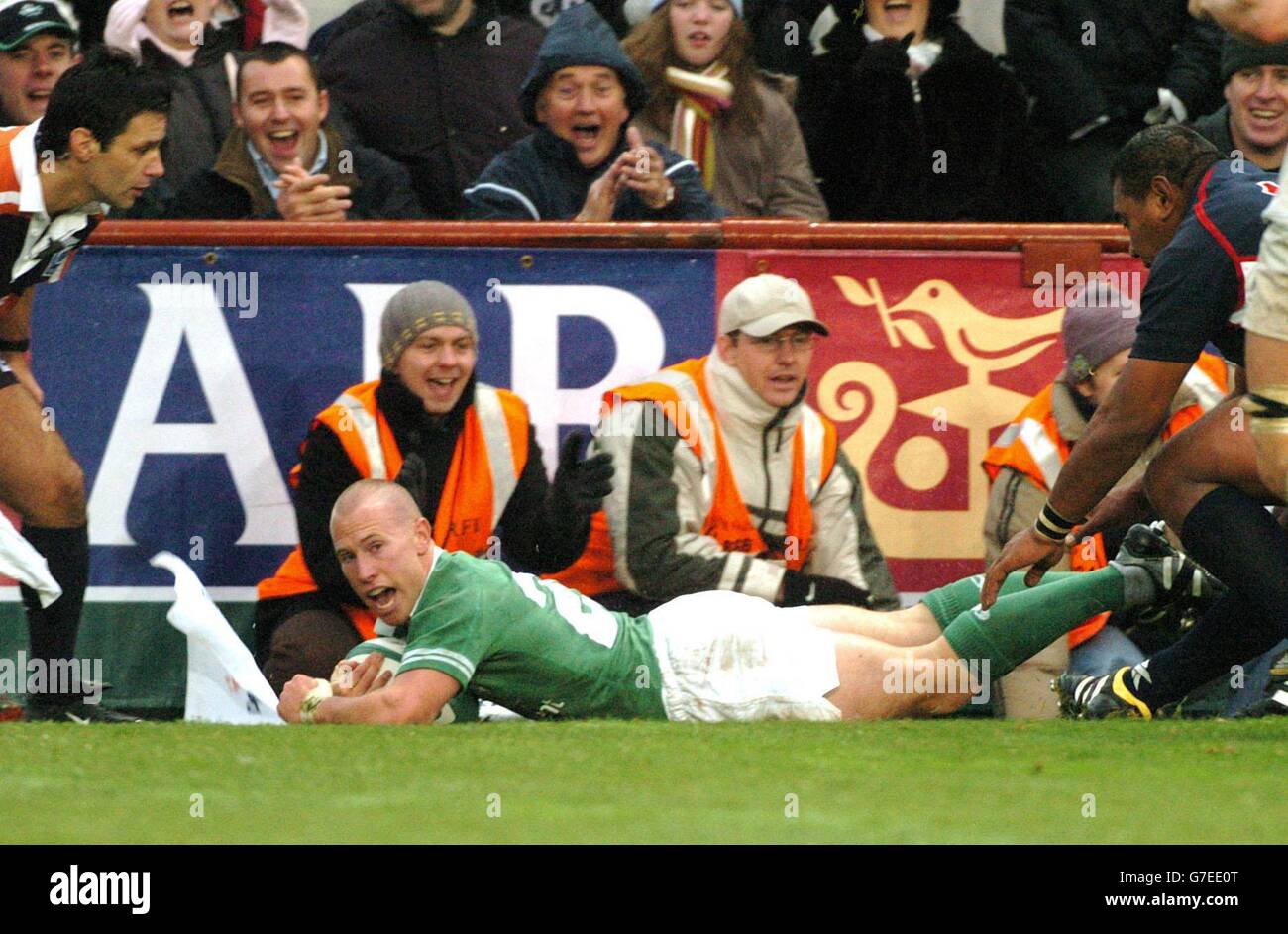 Ireland's Peter Stringer scores Ireland's final try against USA which ...