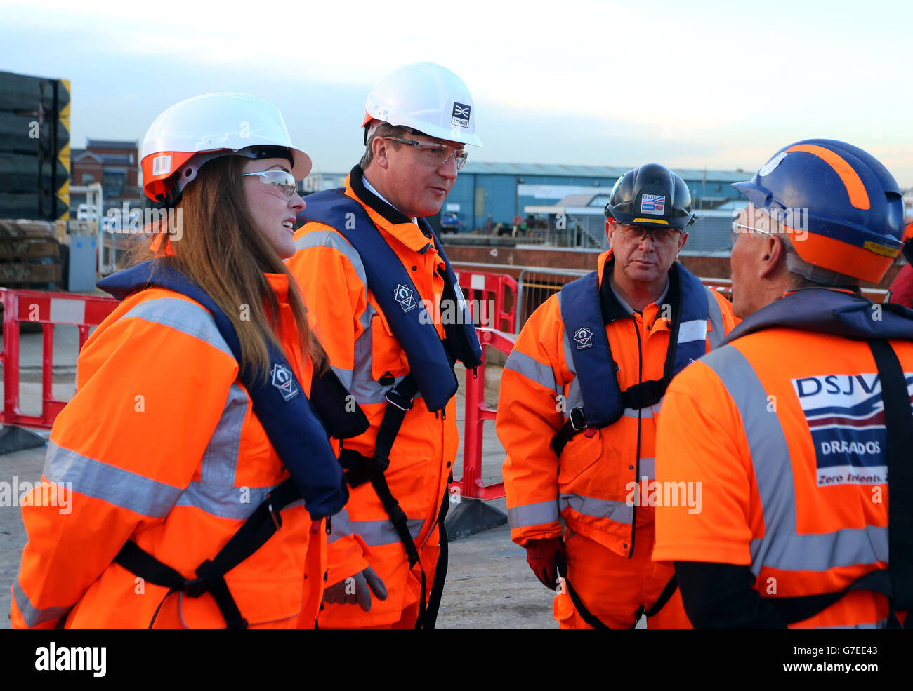 Talk to staff at the crossrail site in chatham hi-res stock photography ...