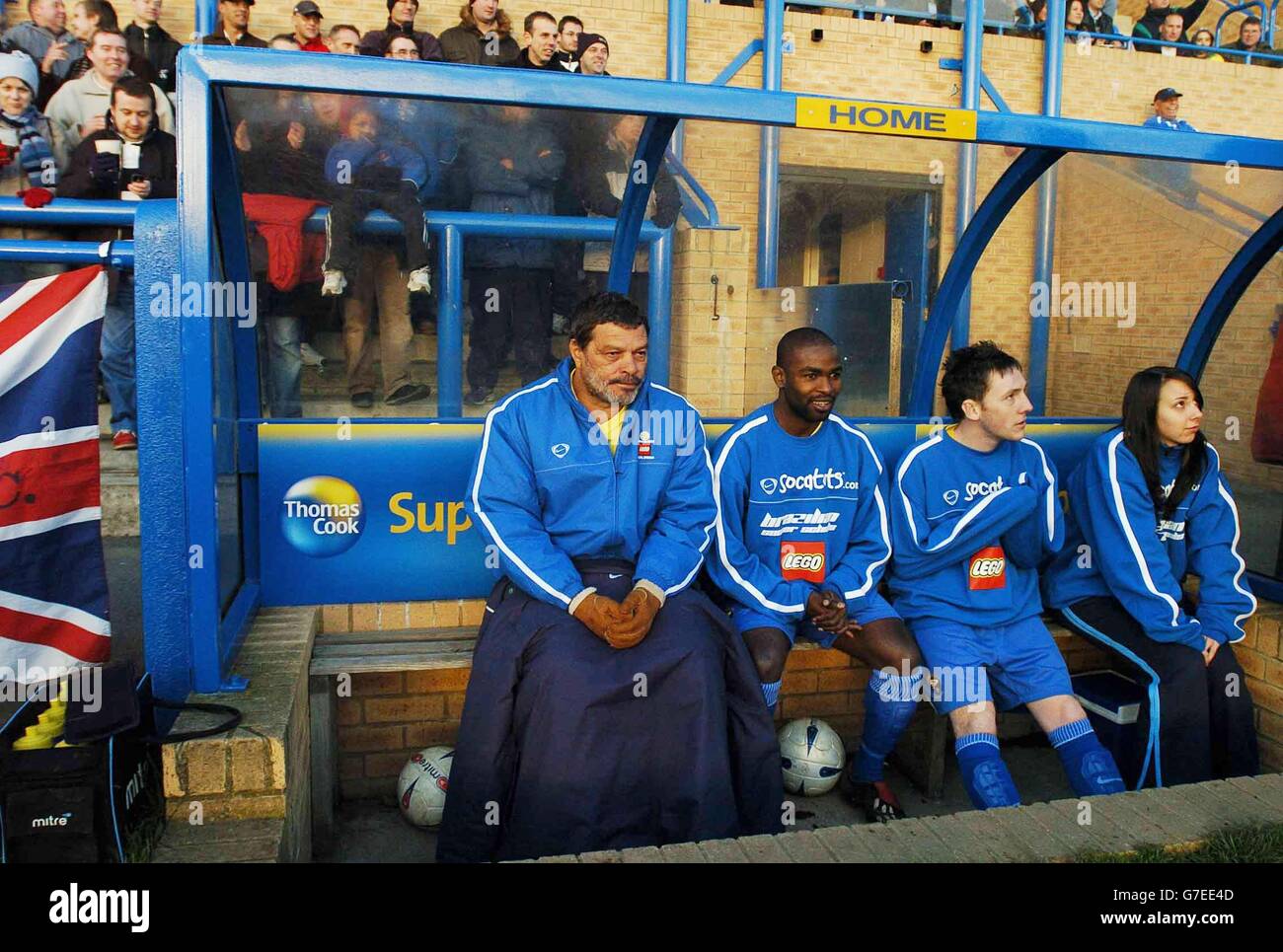 Action sport football bench socrates socrates hi-res stock photography ...