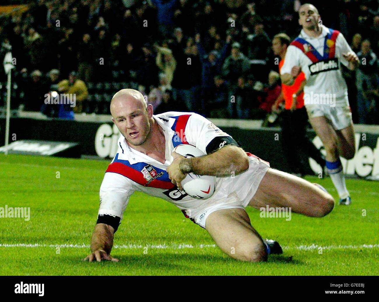 Great Britain's Keith Senior scores his team's opening try against New ...