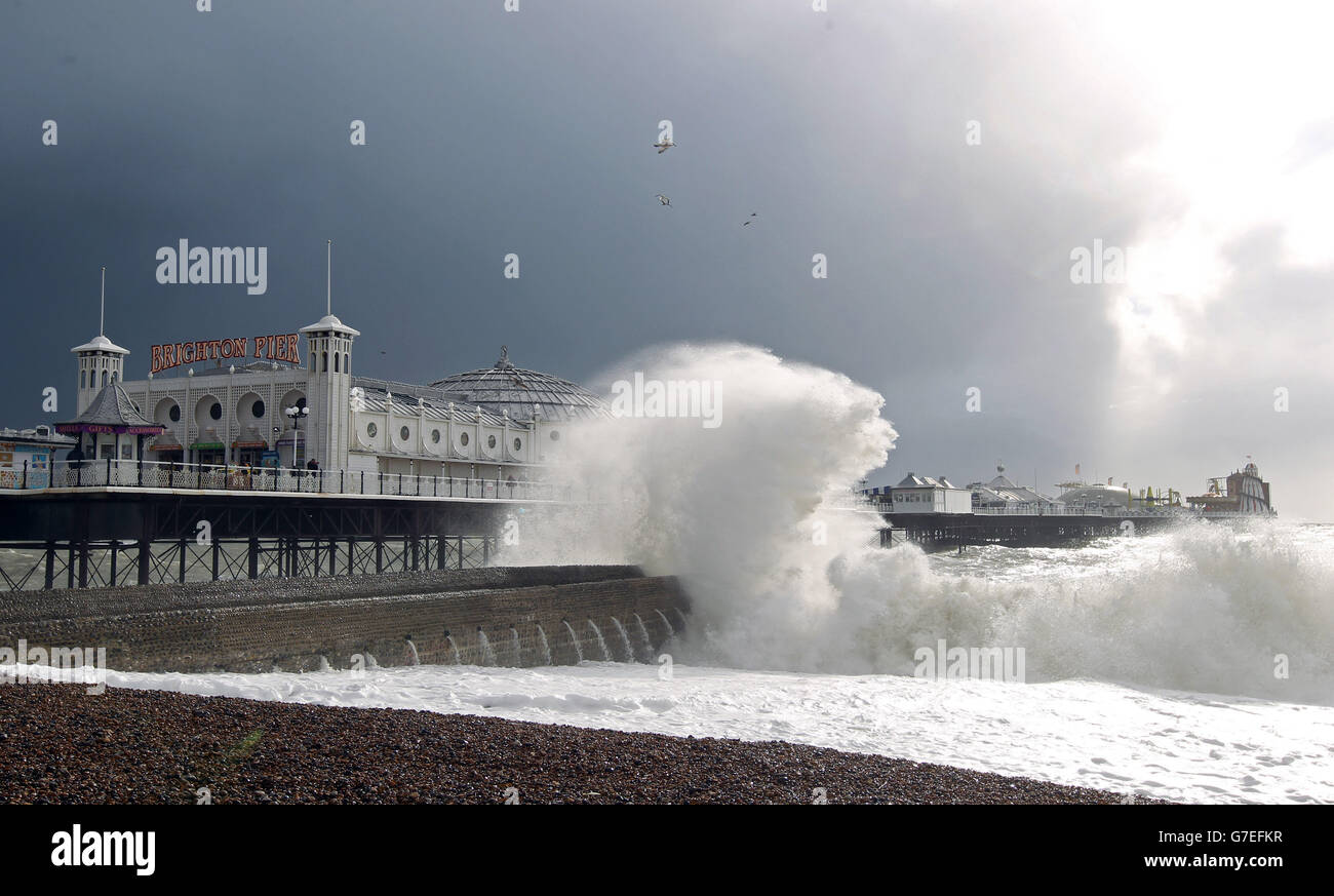 A general view of big waves on the seafront of Brighton, Sussex Stock ...