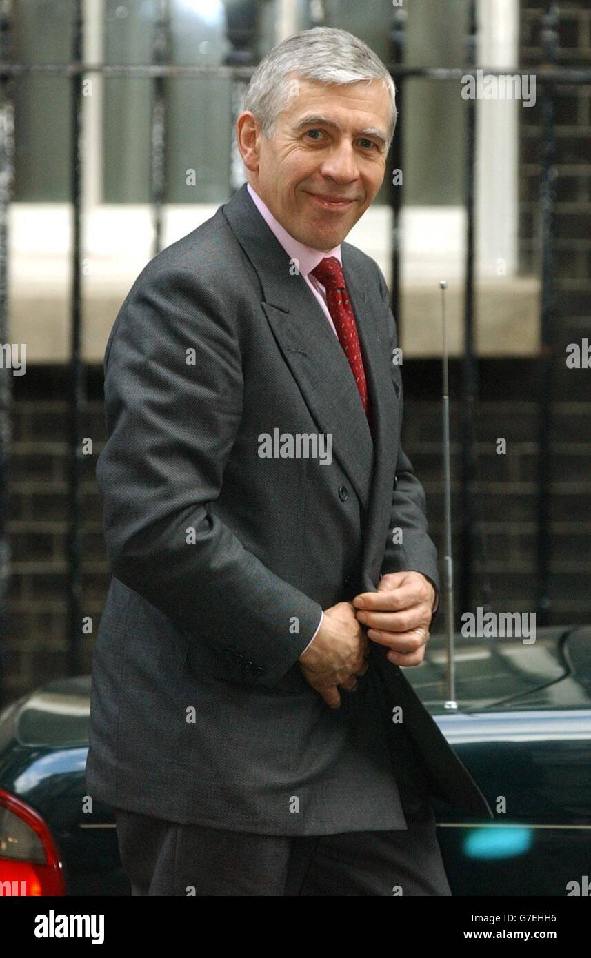 Britains foreign secretary jack straw leaves londons 10 downing street ...