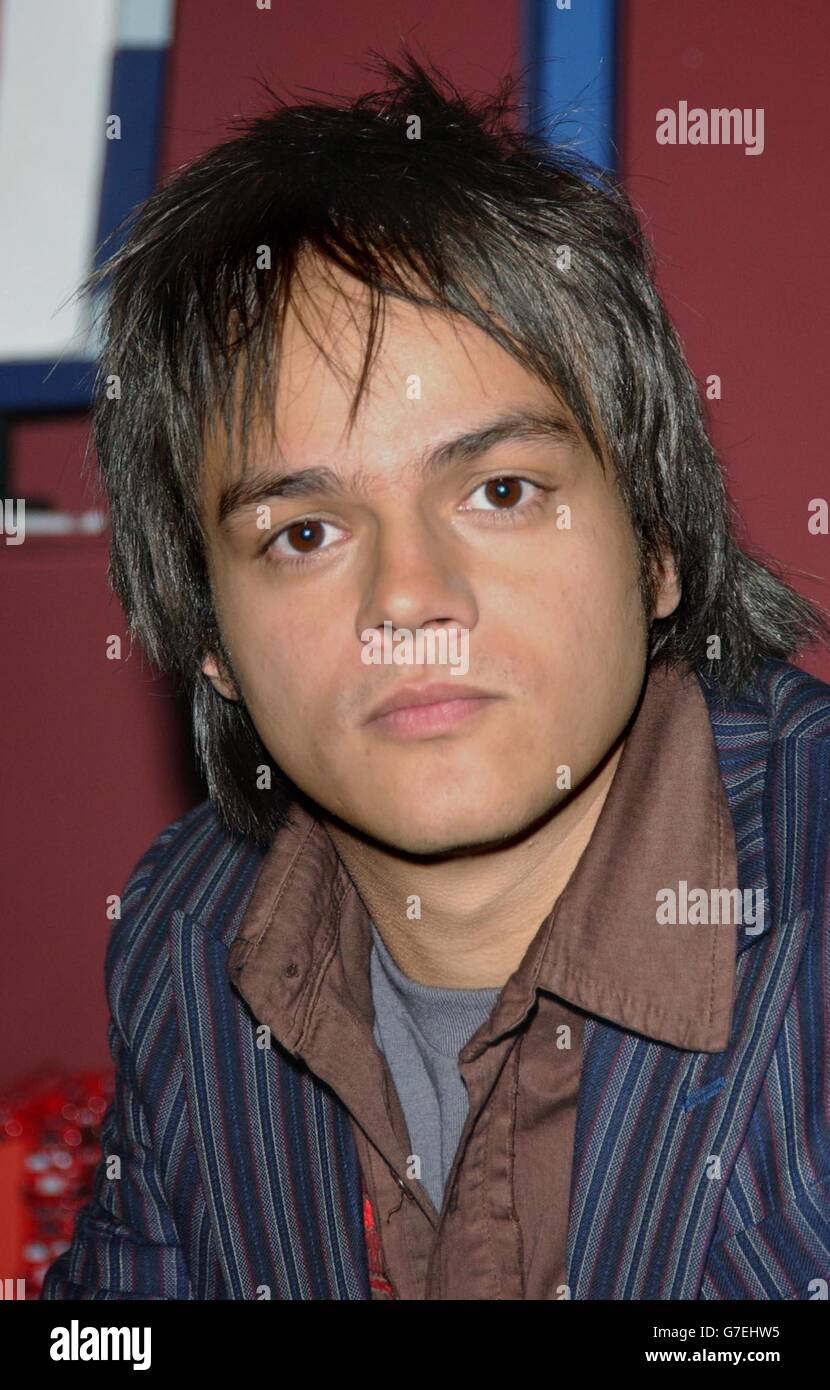 Jamie Cullum on MTV TRL Stock Photo - Alamy