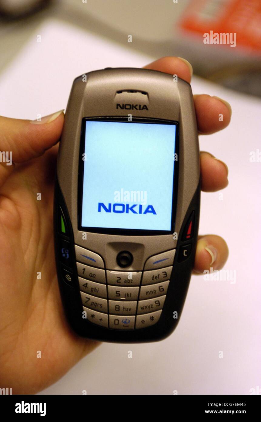 Mobile phone retailers hi-res stock photography and images - Alamy