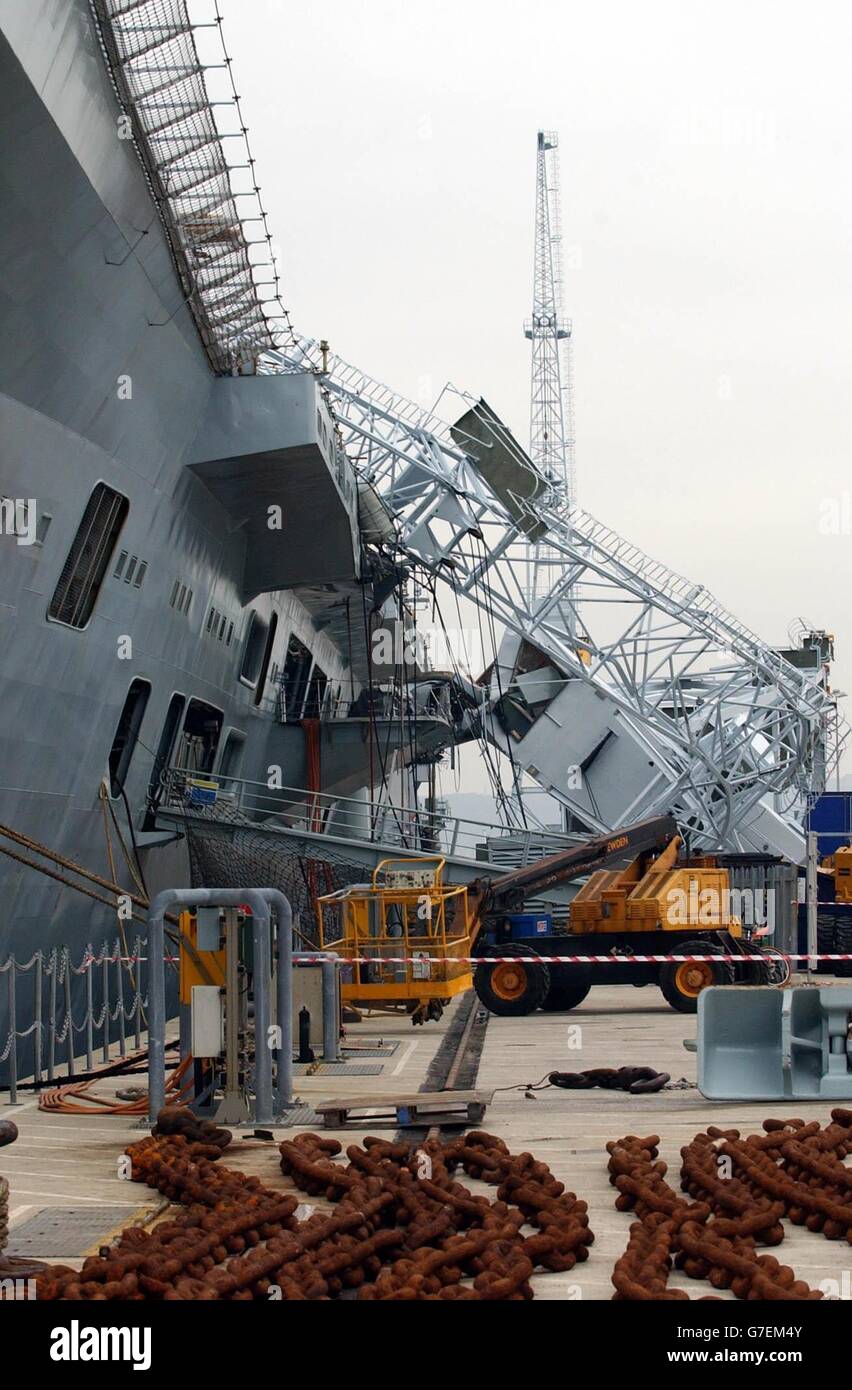 Transport accident navy naval ship military hi-res stock photography ...