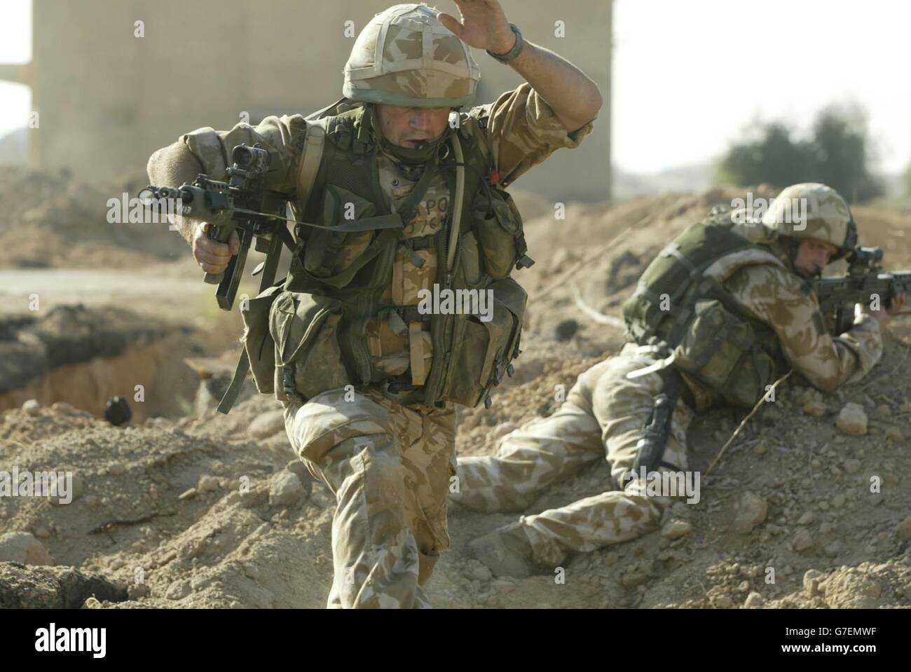 Baghdad war 2004 hi-res stock photography and images - Alamy