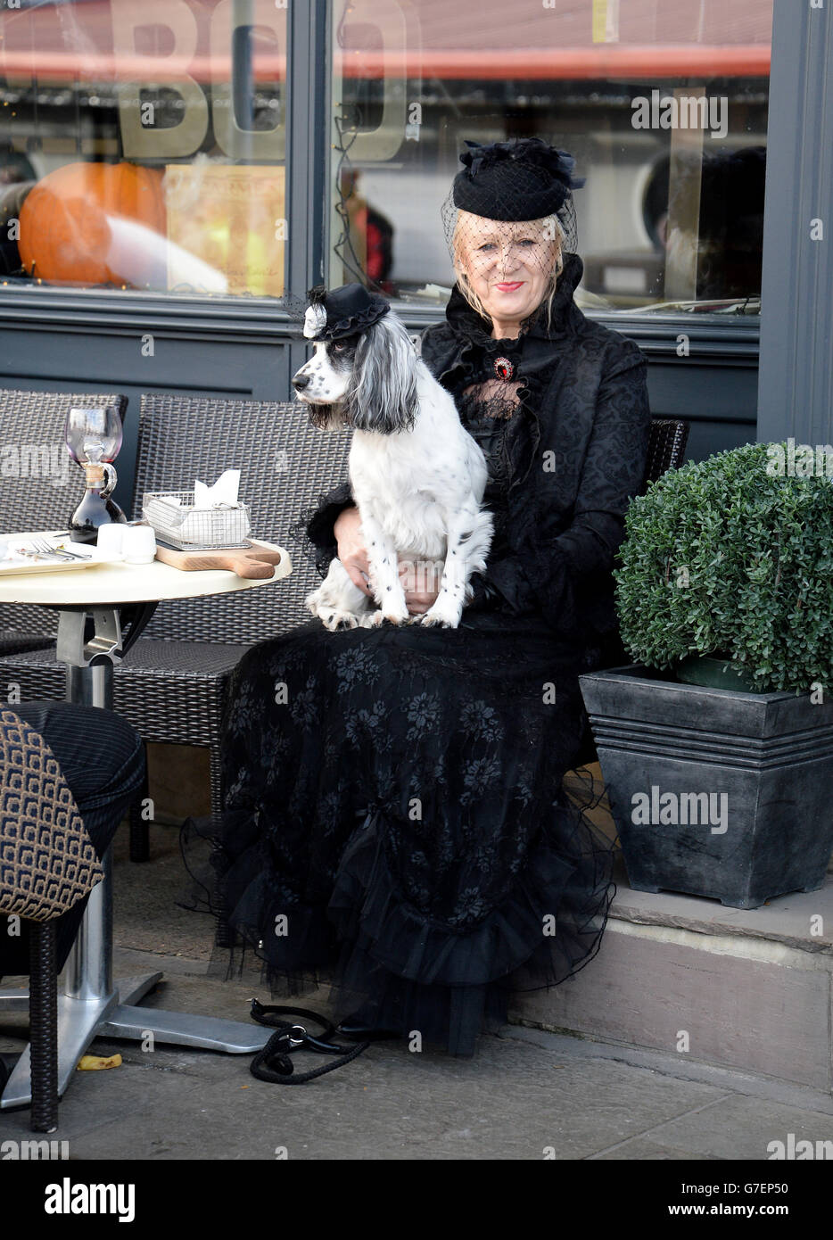 Whitby goth dog hi-res stock photography and images - Alamy