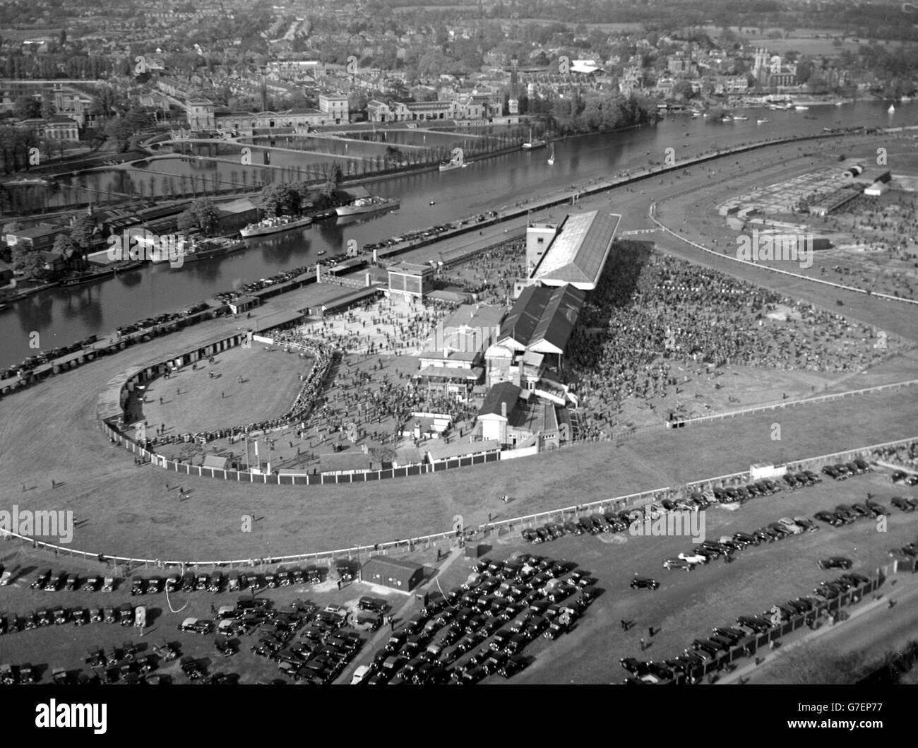Hurst park racecourse hi-res stock photography and images - Alamy