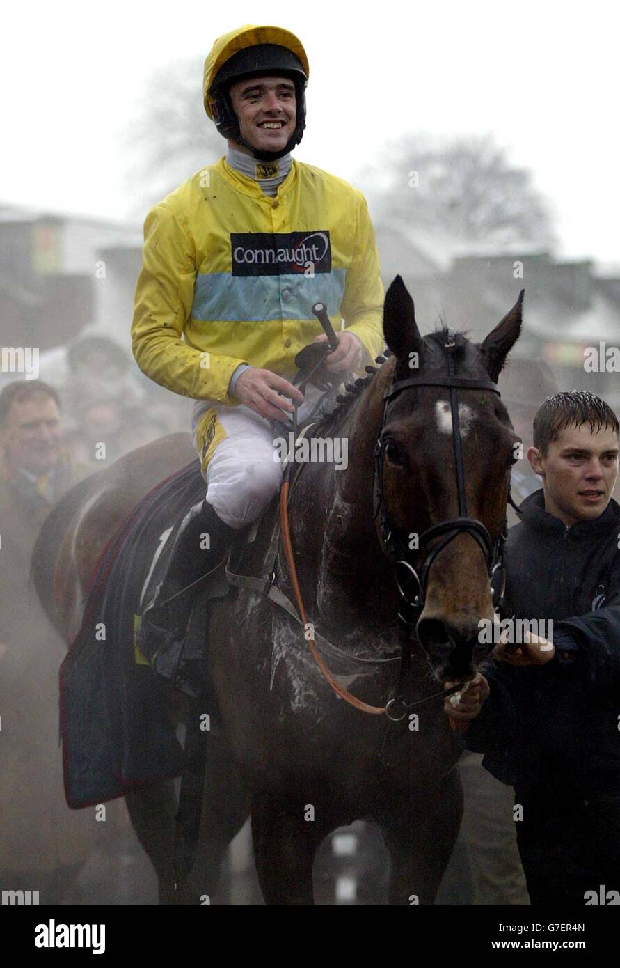 Silver birch wins aintree hi-res stock photography and images - Alamy