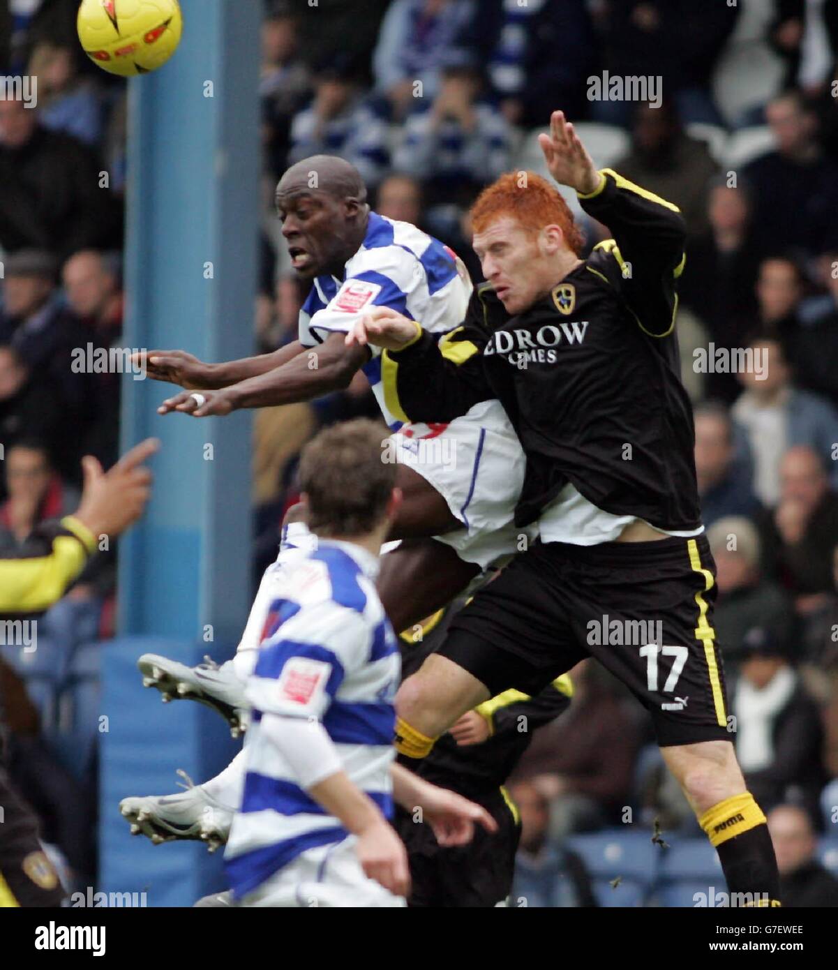 Jump football qpr hi-res stock photography and images - Alamy