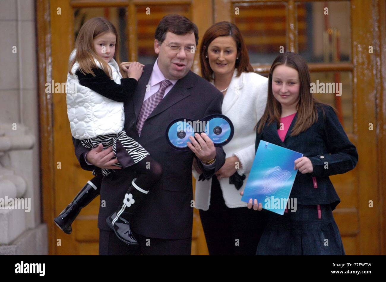 His wife mary and his eldest daughter sinead hi-res stock photography ...