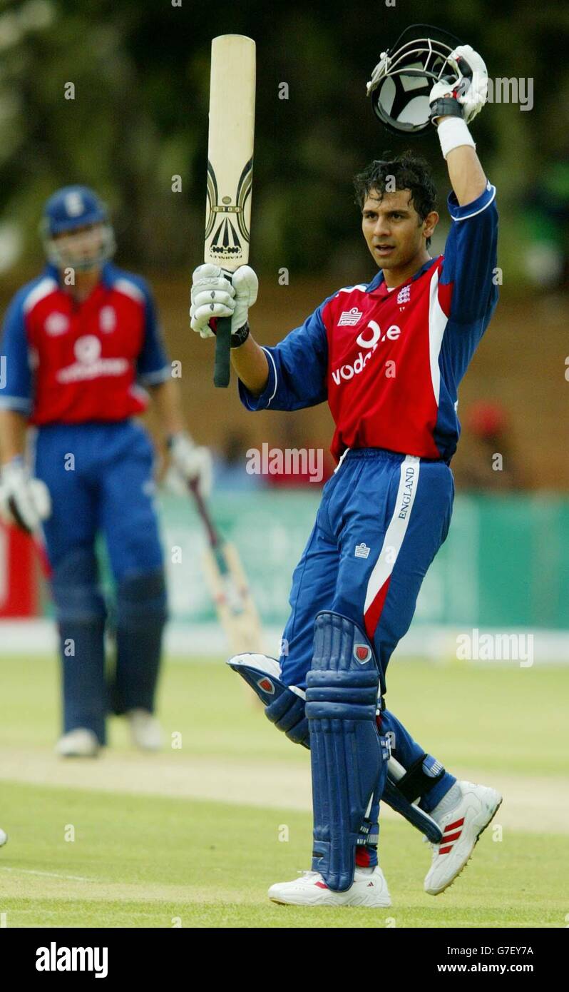England batsman Vikram Solanki celebrates scoring his century against ...