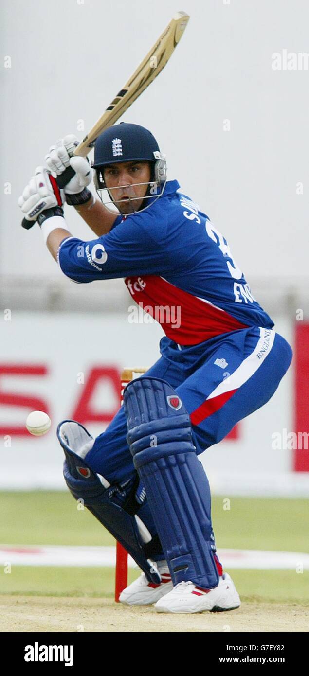 Sport cricket action vikram solanki hi-res stock photography and images ...