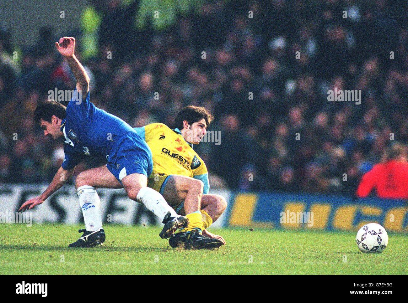 Steve Clarke of Chelsea battles with Paul Peschisolido of West Brom ...