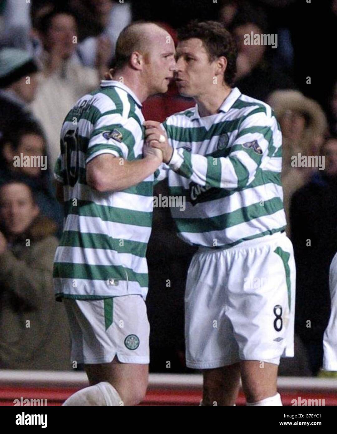Celtic's John Hartson (L) celebrates with teammate Alan Thompson after ...