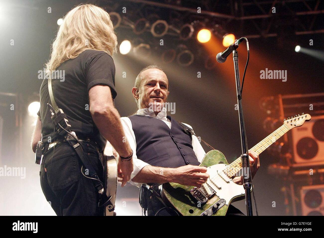 Status Quo Gig Stock Photo - Alamy