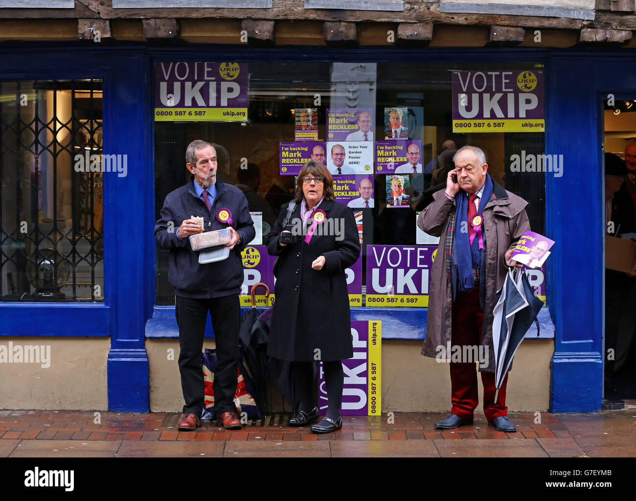Ukip supporters in rochester hi-res stock photography and images - Alamy