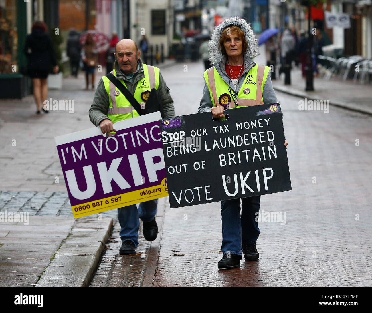 Ukip supporters on the campaign trail in Rochester High Street, Kent ...