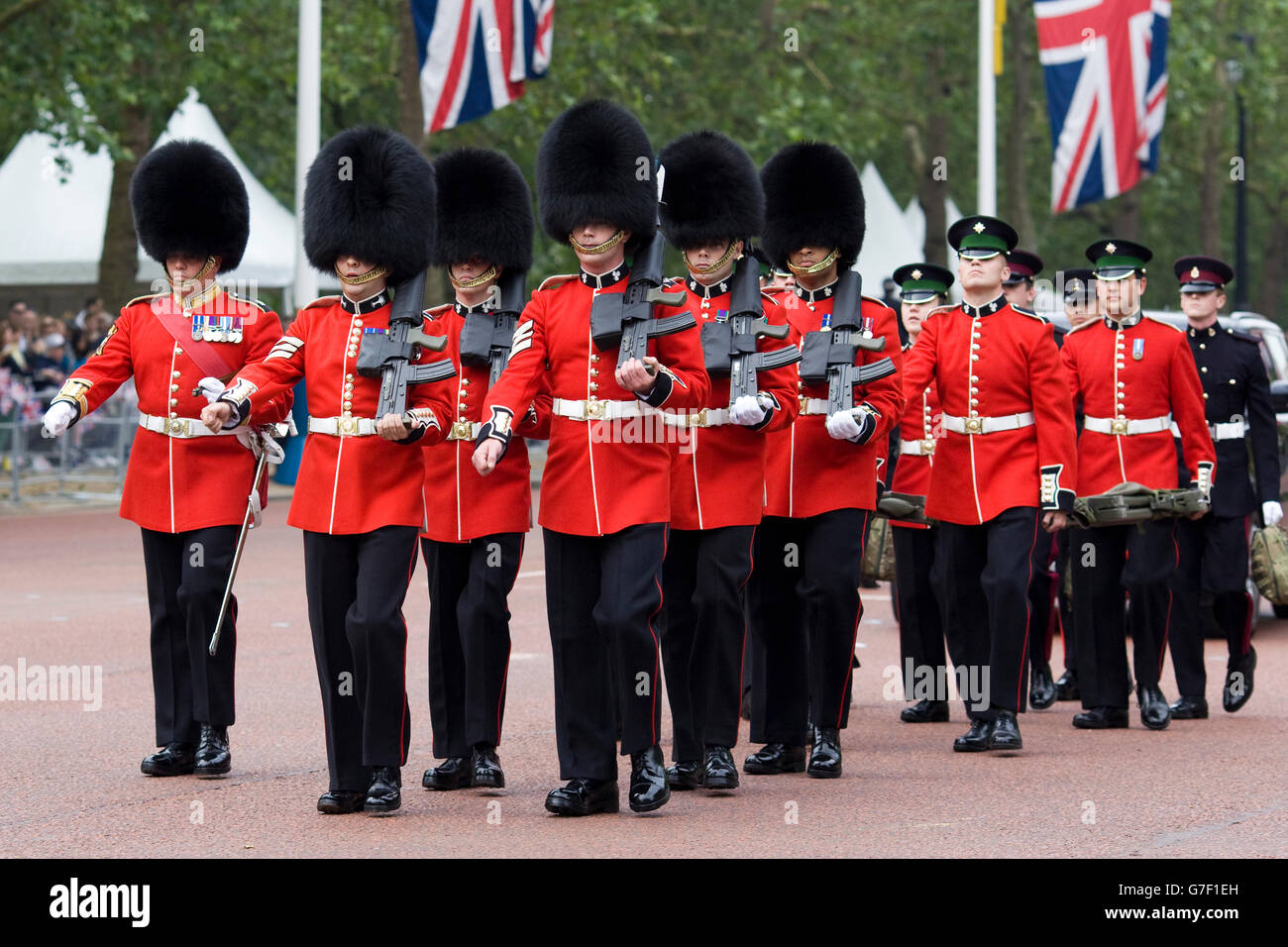 Ceremonial uniforms hi-res stock photography and images - Alamy
