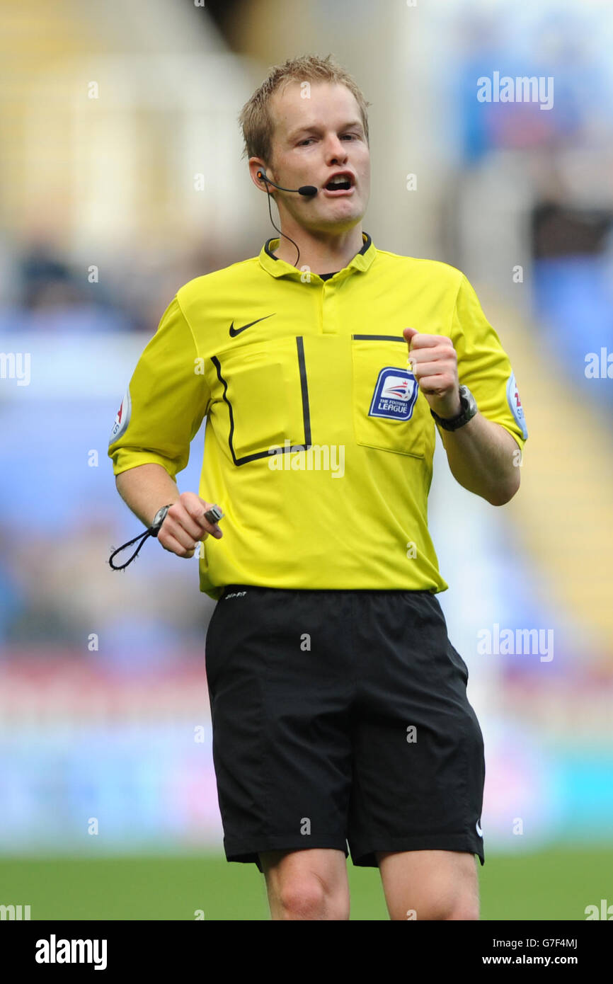 Soccer - Sky Bet Championship - Reading v Blackpool - Madejski Stadium ...