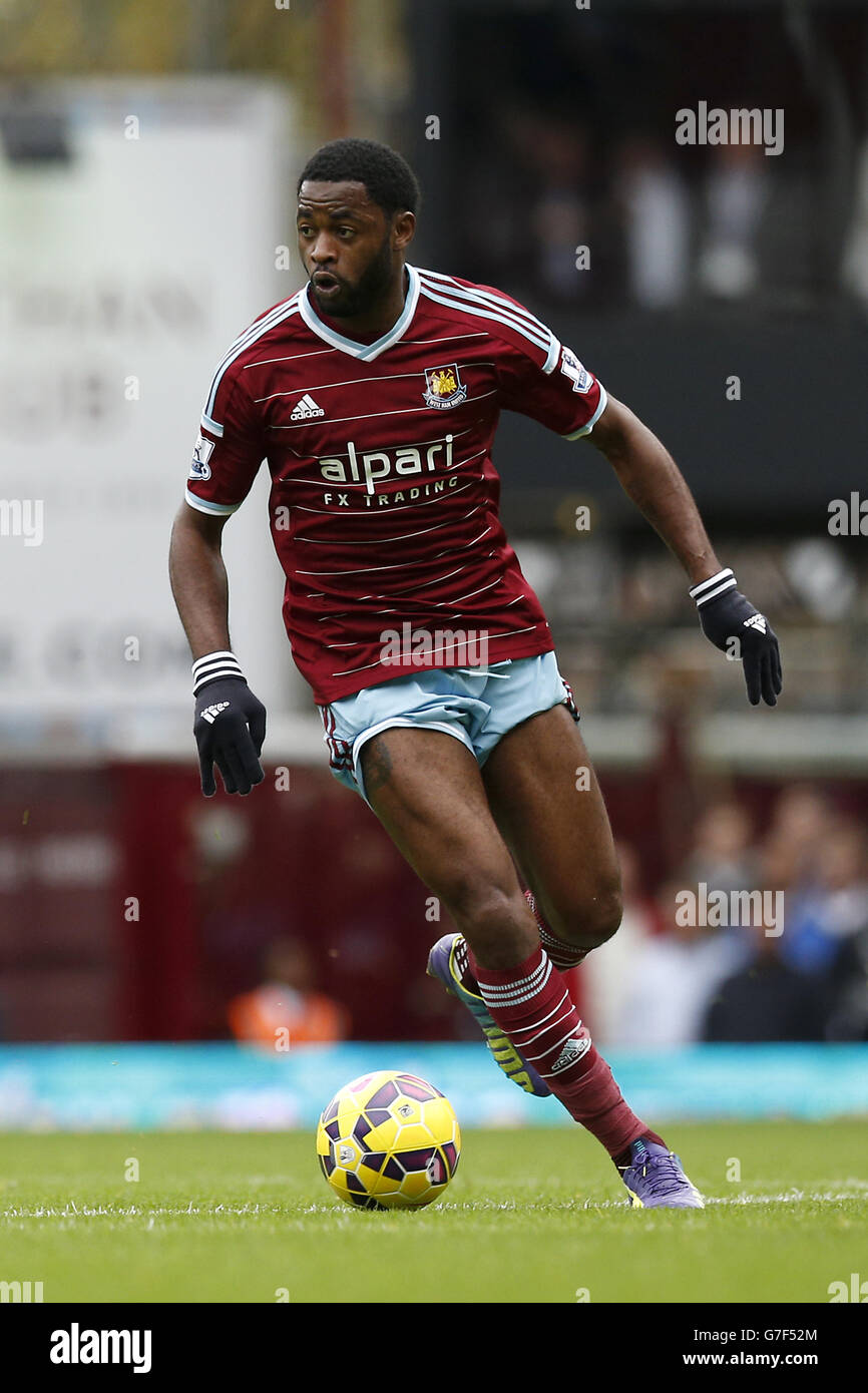 Soccer - Barclays Premier League - West Ham United v Manchester City - Upton Park. Alex Song ...