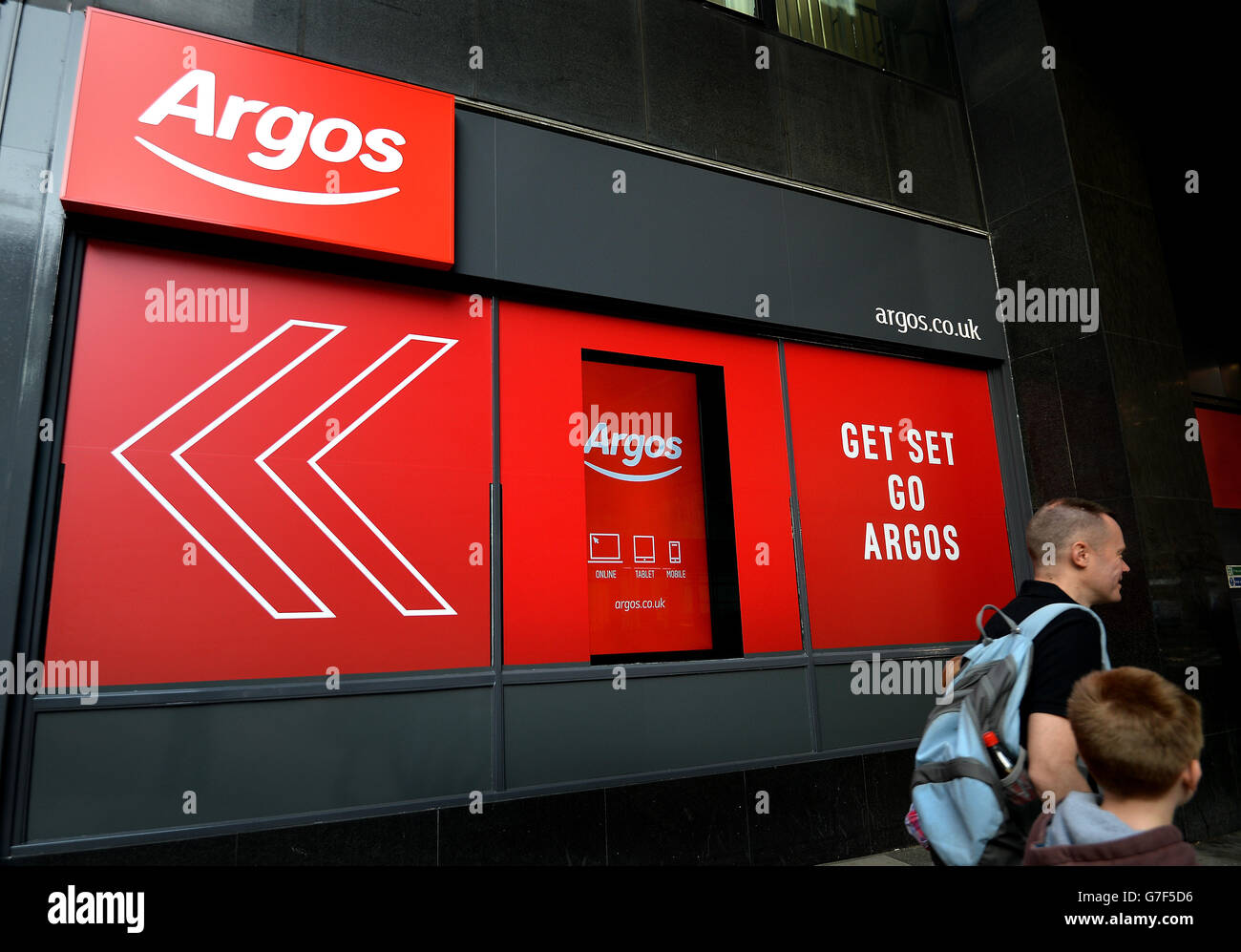 Argos store in victoria hi-res stock photography and images - Alamy