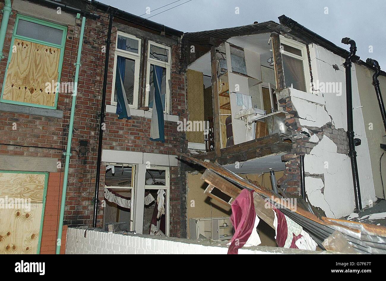 Blast wall damage hi-res stock photography and images - Alamy