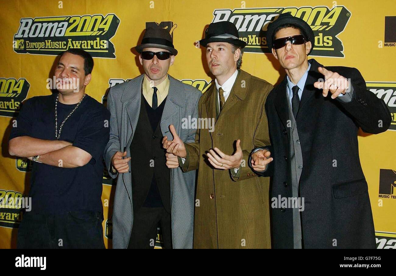 Mtv music awards celebrity singer group band beastie boys hi-res stock ...