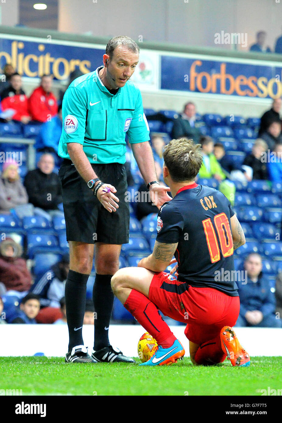 Reading simon cox left hi-res stock photography and images - Alamy
