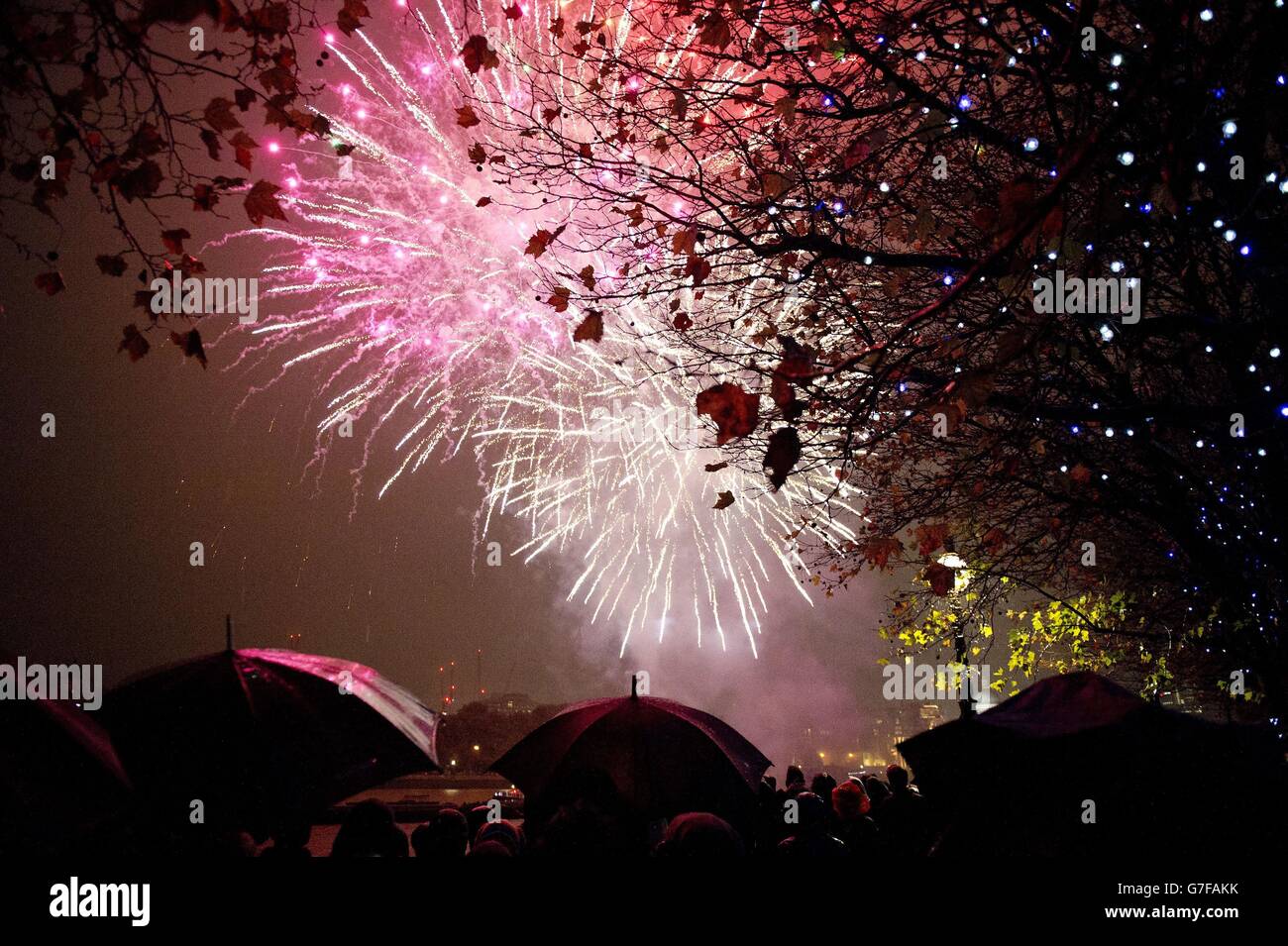 Fireworks between Waterloo and Blackfriars bridge following the Lord ...