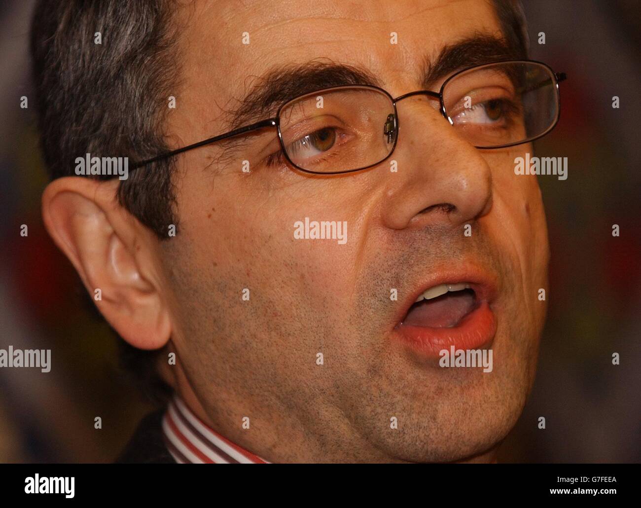 Rowan atkinson serious hi-res stock photography and images - Alamy