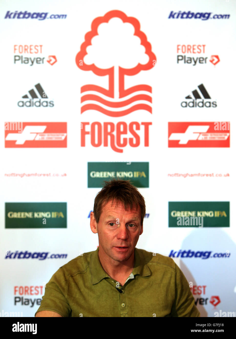 Soccer nottingham forest training session hi-res stock photography and ...