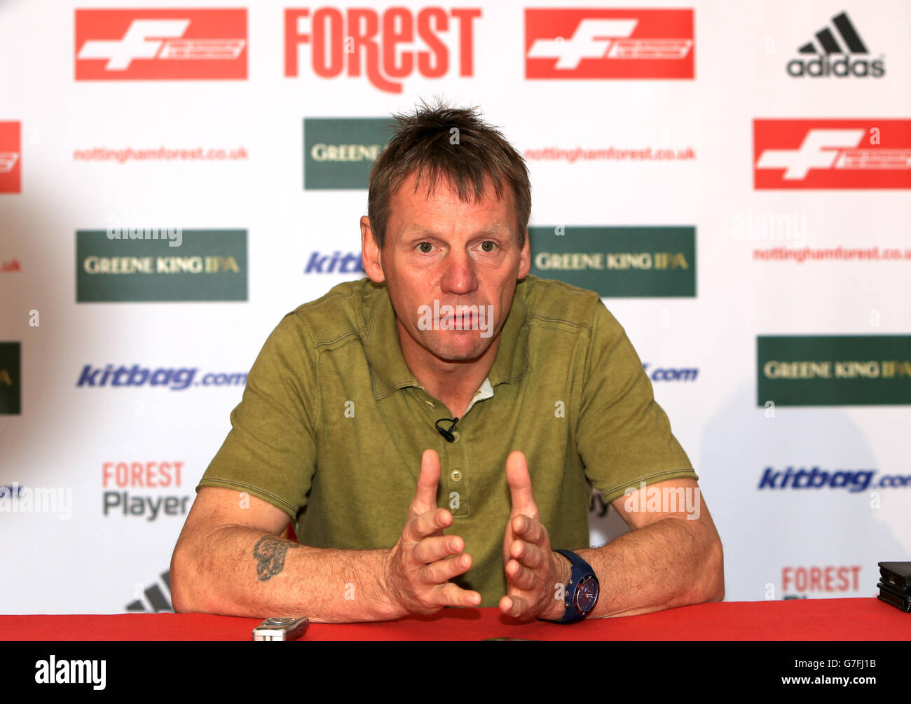 Soccer nottingham forest training session hi-res stock photography and ...