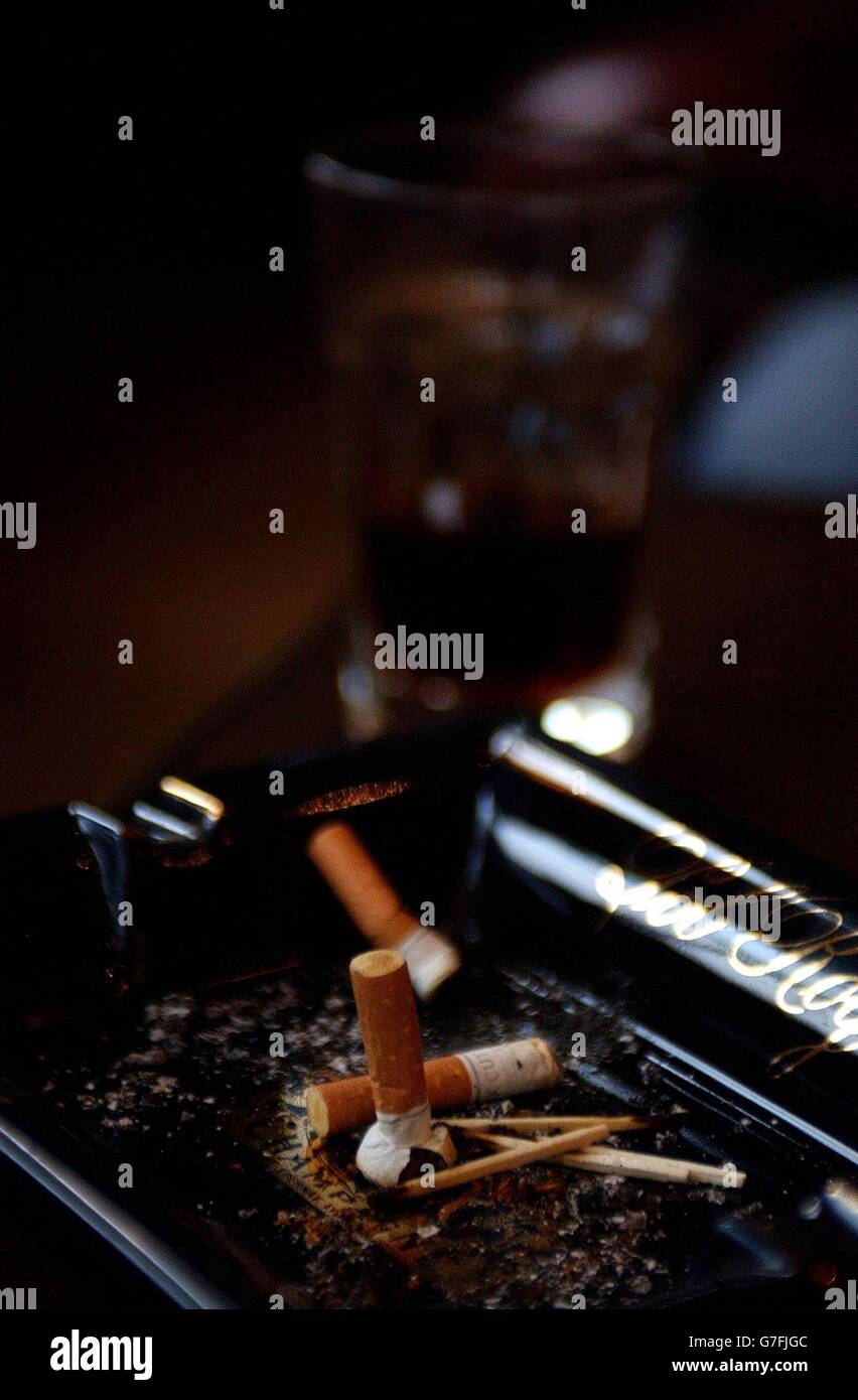 Smoking a cigerette hi-res stock photography and images - Alamy