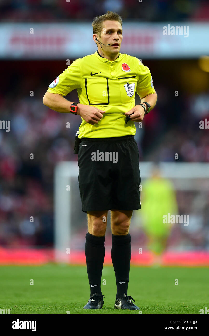 Referee craig pawson barclays premier league match emirates stadium hi ...