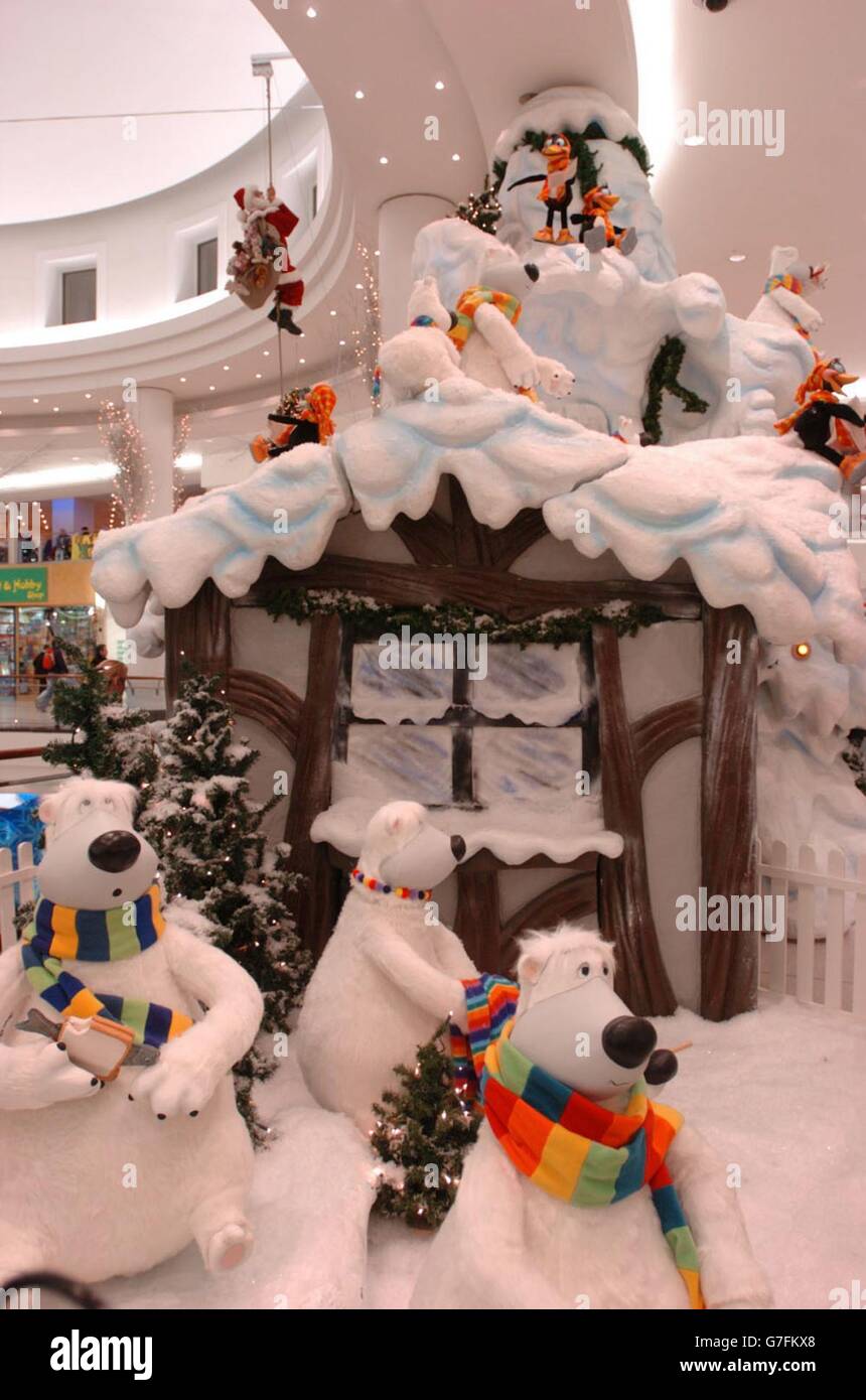 Shopping centre christmas grotto hi-res stock photography and images ...