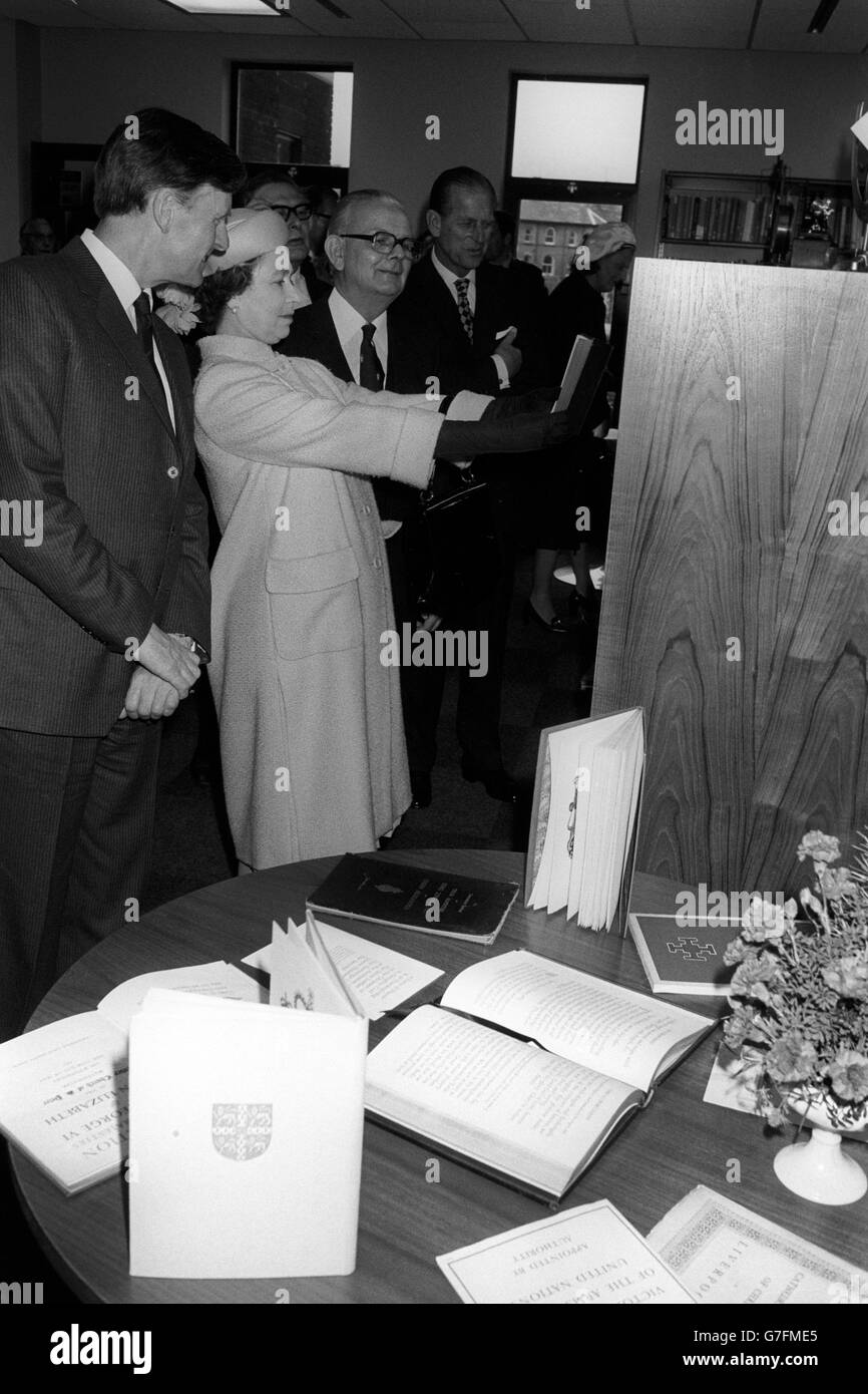 Royalty - Queen Elizabeth II - Edinburgh Building, Cambridge University ...