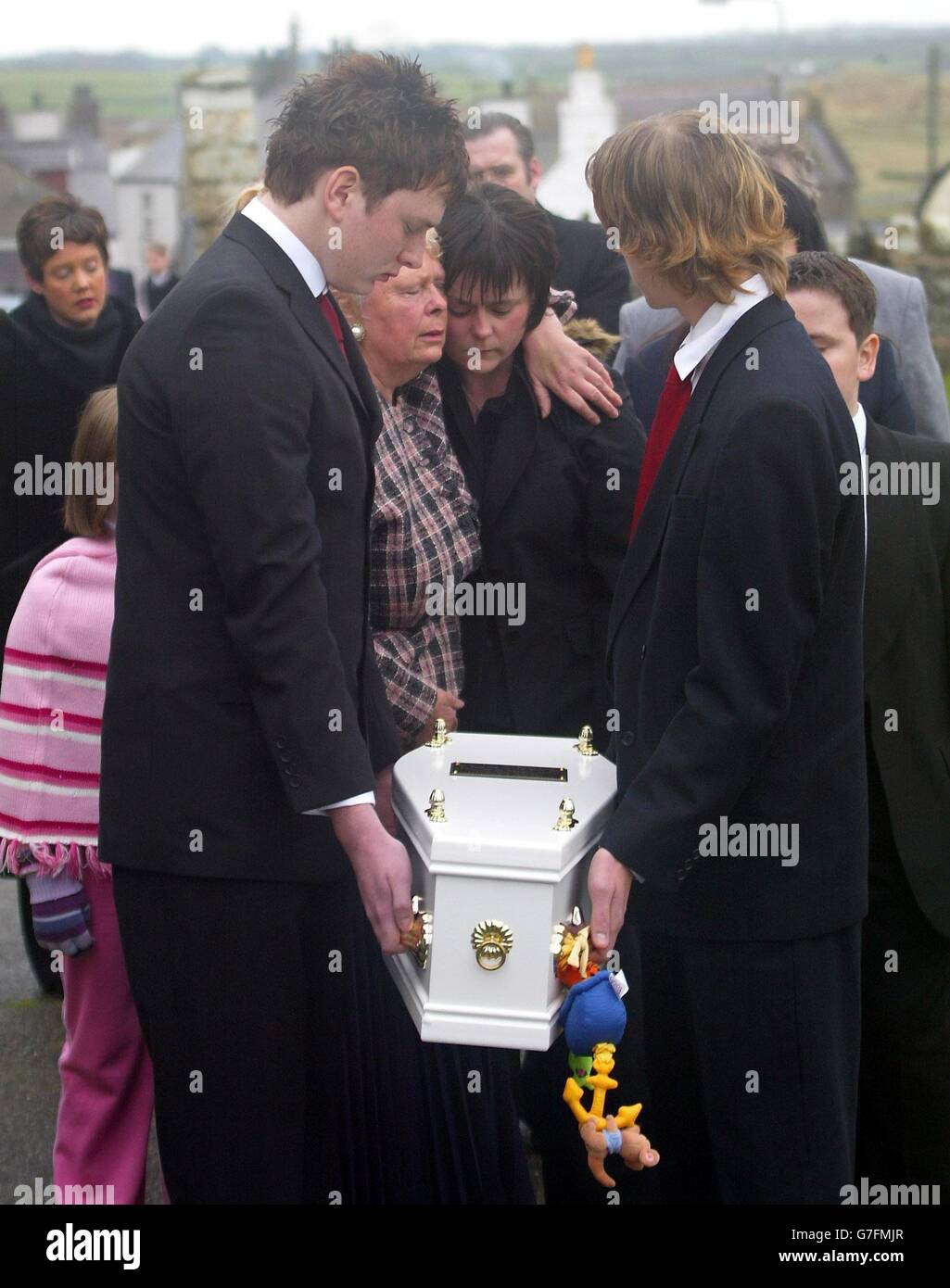The Coffin of Luke Winson Jones is carried into church as his mum Ruth ...