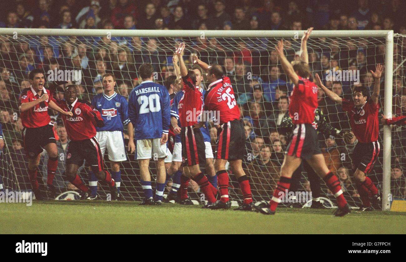 Nottingham Forest's Colin Cooper celebrates with team mates after ...