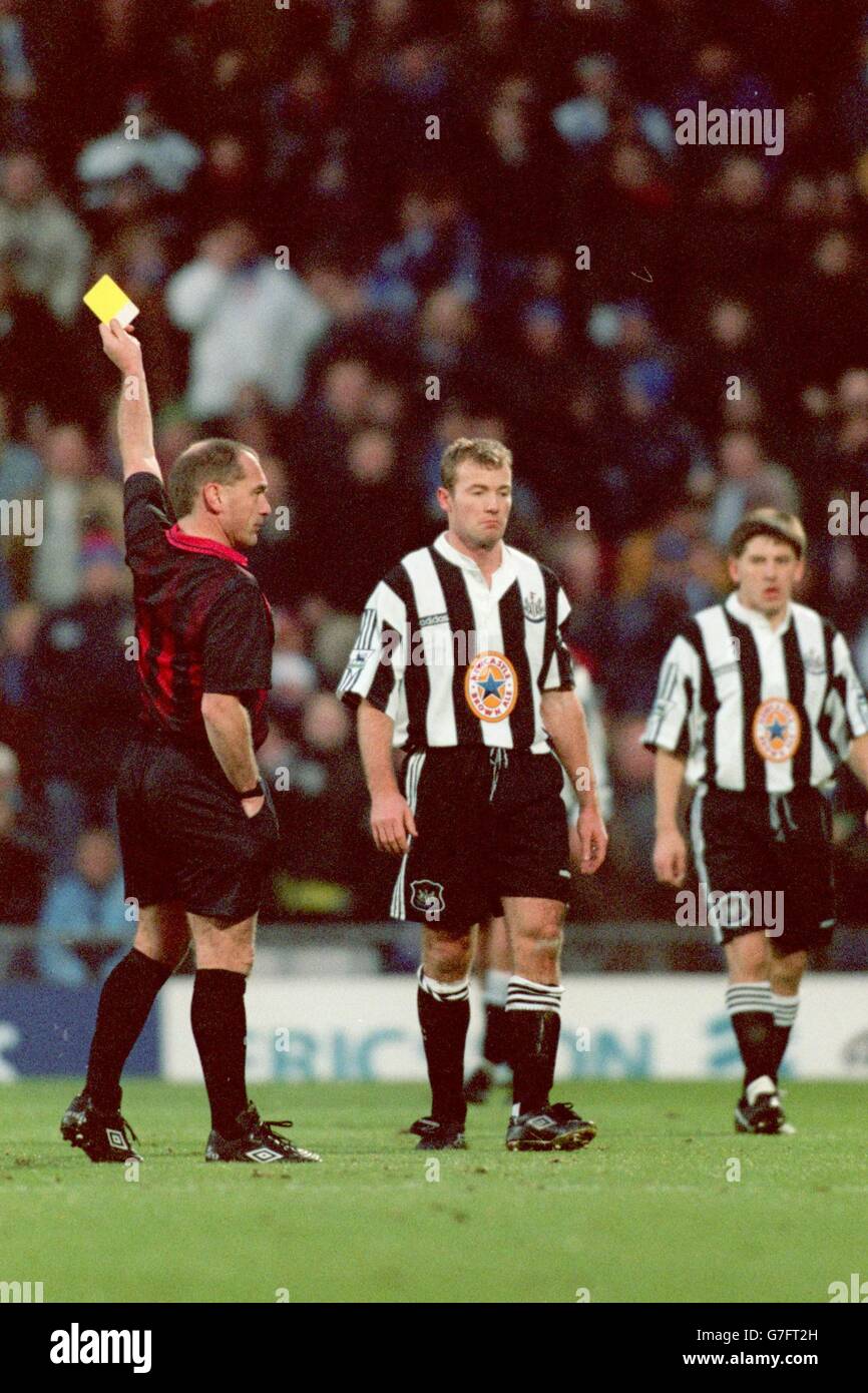 Mike reed referee hi-res stock photography and images - Alamy