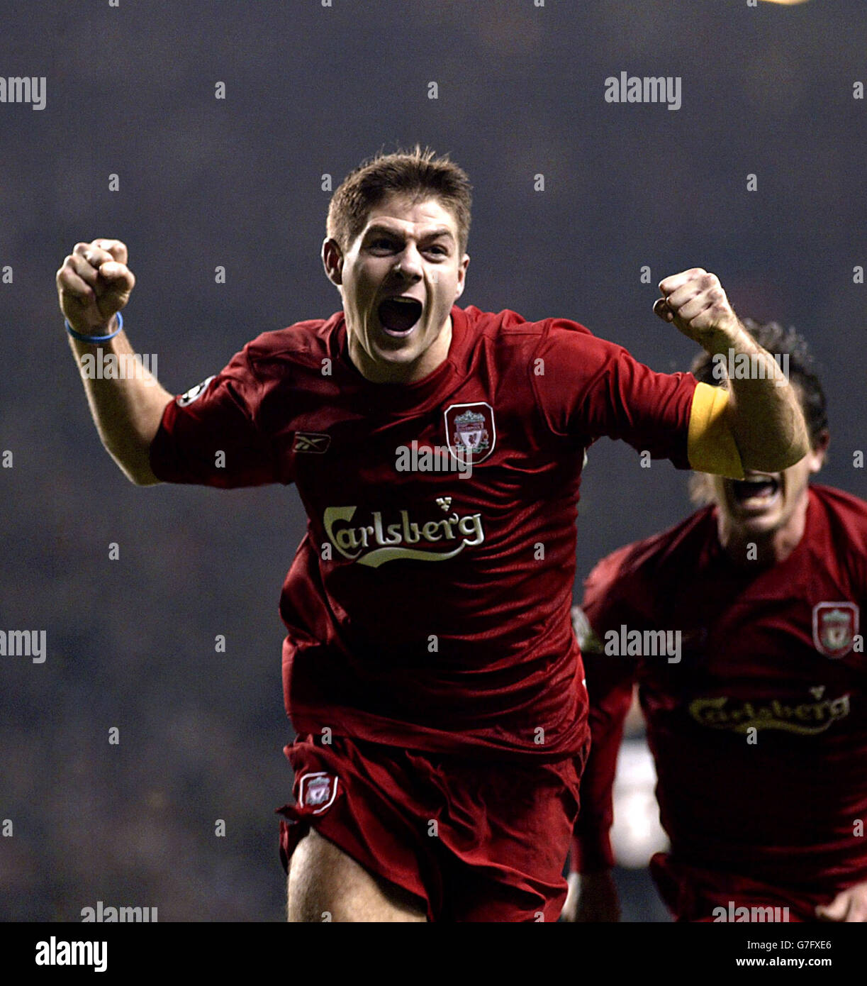 Sport football action celebrating steven gerrard hi-res stock ...