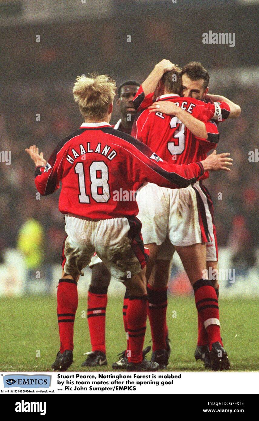 Stuart pearce forest chelsea hi-res stock photography and images - Alamy