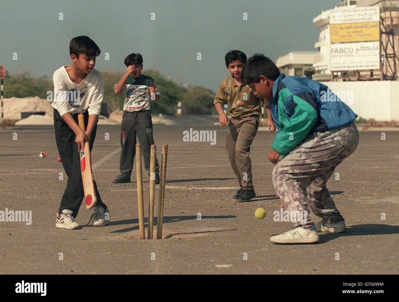 CHILDREN PLAYING CRICKET - SPORT - in DUBAI, UITED ARAB EMIRATES Stock ...