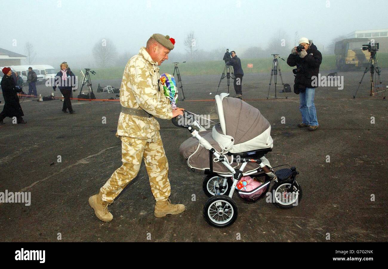 Black Watch Serjeant Allan Dunn leaves with newborn daughter Caitlin ...