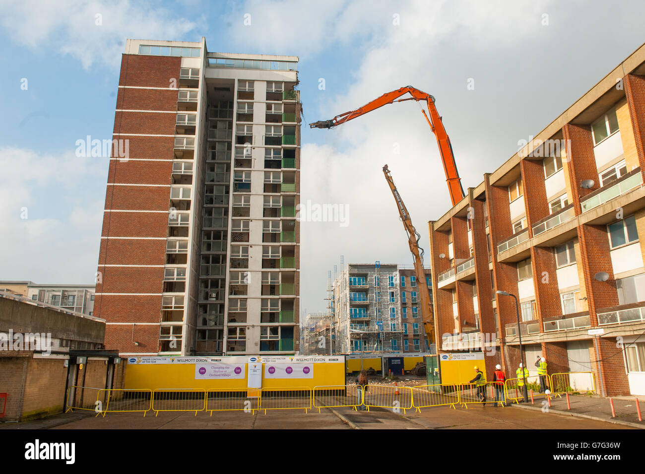 Demolition begins on the last remaining tower block on the Mardyke ...