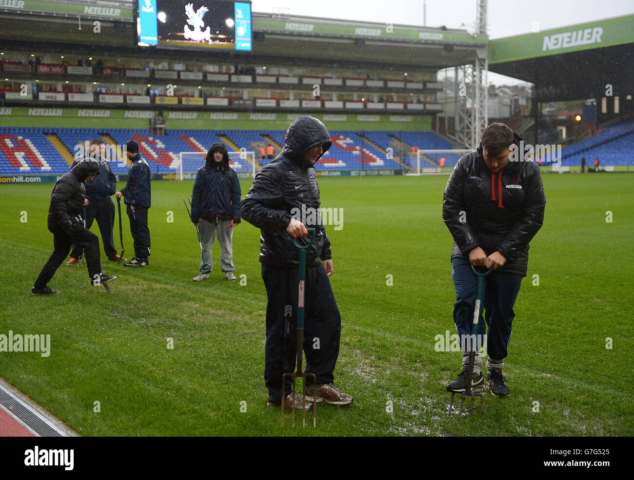 Football full length bad rain heavy rain bad weather hi-res stock ...